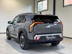 Pelēks Kia EV3 2025 Šauļi, ar dzinēja tilpumu 0.00 L un nobraukumu 11 tūkst. km par 32800 €, foto 7 vietnē AUTOMOTO.COM.LV
