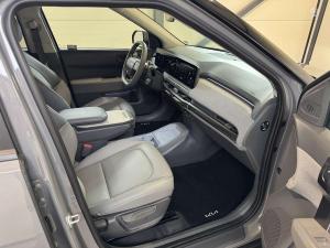 Pelēks Kia EV3 2025 Šauļi, ar dzinēja tilpumu 0.00 L un nobraukumu 11 tūkst. km par 32800 €, foto 14 vietnē AUTOMOTO.COM.LV