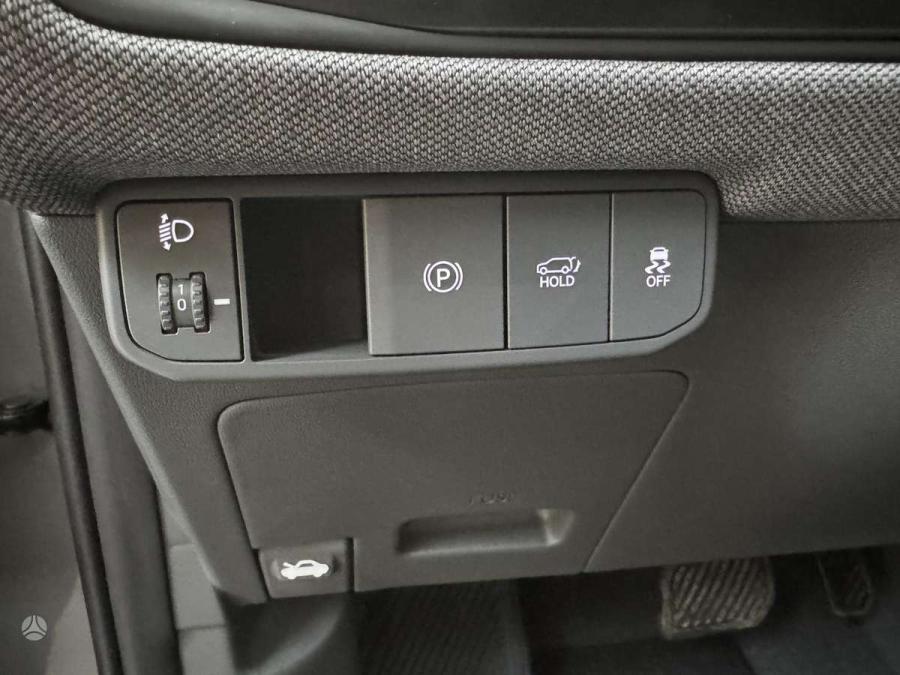 Pelēks Kia EV3 2025 Šauļi, ar dzinēja tilpumu 0.00 L un nobraukumu 11 tūkst. km par 32800 €, foto 24 vietnē AUTOMOTO.COM.LV