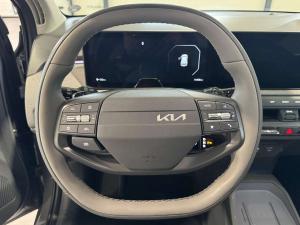 Pelēks Kia EV3 2025 Šauļi, ar dzinēja tilpumu 0.00 L un nobraukumu 11 tūkst. km par 32800 €, foto 32 vietnē AUTOMOTO.COM.LV
