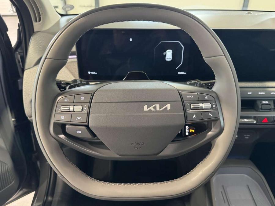 Pelēks Kia EV3 2025 Šauļi, ar dzinēja tilpumu 0.00 L un nobraukumu 11 tūkst. km par 32800 €, foto 32 vietnē AUTOMOTO.COM.LV