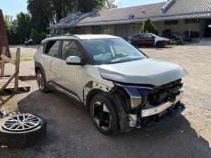 Pelēks Kia EV3 2025 Prienai, ar dzinēja tilpumu 0.00 L un nobraukumu 46 tūkst. km par 13900 €, foto 3 vietnē AUTOMOTO.COM.LV