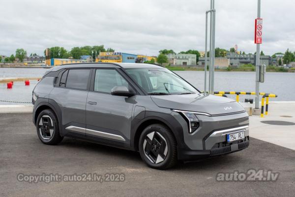 Pelēks Kia EV3 2024 Pērnava, ar dzinēja tilpumu 0.00 L un nobraukumu 30 tūkst. km par 38900 €, foto 2 vietnē AUTOMOTO.COM.LV