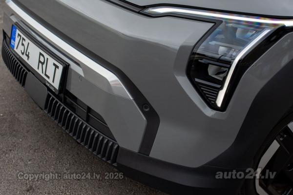 Pelēks Kia EV3 2024 Pērnava, ar dzinēja tilpumu 0.00 L un nobraukumu 30 tūkst. km par 38900 €, foto 6 vietnē AUTOMOTO.COM.LV