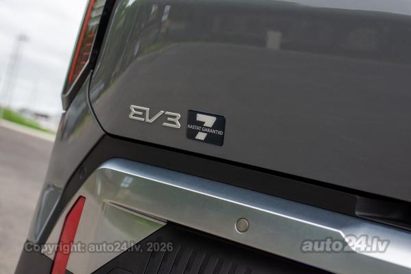 Pelēks Kia EV3 2024 Pērnava, ar dzinēja tilpumu 0.00 L un nobraukumu 30 tūkst. km par 38900 €, foto 7 vietnē AUTOMOTO.COM.LV