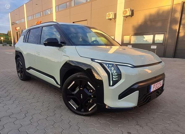 Киа EV3 2025 в Вильнюс на AUTOMOTO.COM.LV Желтый Киа EV3 2025 в Вильнюс, объемом двигателя 0.00 л и пробегом 9 тыс. км за 34850 €, фото 1 на AUTOMOTO.COM.LV