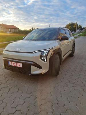 Желтый Киа EV3 2025 в Вильнюс, объемом двигателя 0.00 л и пробегом 9 тыс. км за 34850 €, фото 3 на AUTOMOTO.COM.LV