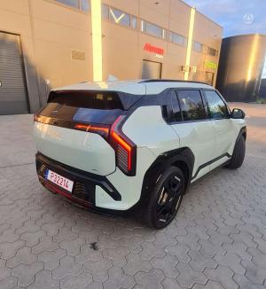 Желтый Киа EV3 2025 в Вильнюс, объемом двигателя 0.00 л и пробегом 9 тыс. км за 34850 €, фото 4 на AUTOMOTO.COM.LV