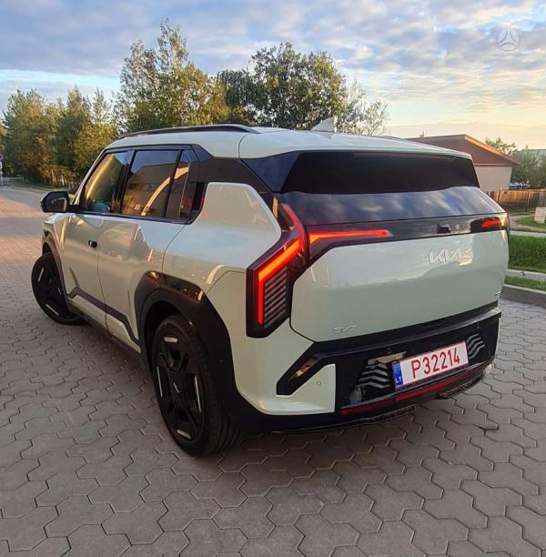 Киа EV3 2025 в Вильнюс на AUTOMOTO.COM.LV Желтый Киа EV3 2025 в Вильнюс, объемом двигателя 0.00 л и пробегом 9 тыс. км за 34850 €, фото 5 на AUTOMOTO.COM.LV