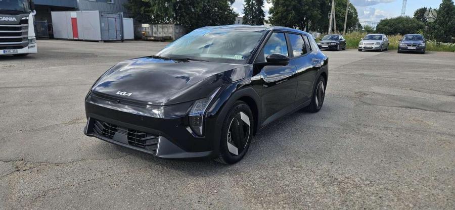 Melns Kia EV4 2026 Vievis, ar dzinēja tilpumu 0.00 L un nobraukumu 0 tūkst. km par 30613 €, foto 1 vietnē AUTOMOTO.COM.LV