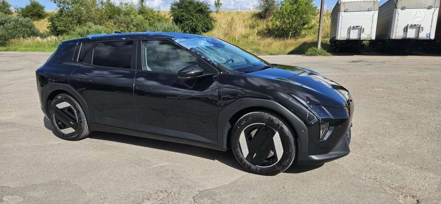Melns Kia EV4 2026 Vievis, ar dzinēja tilpumu 0.00 L un nobraukumu 0 tūkst. km par 30613 €, foto 11 vietnē AUTOMOTO.COM.LV