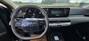 Melns Kia EV4 2026 Vievis, ar dzinēja tilpumu 0.00 L un nobraukumu 0 tūkst. km par 30613 €, foto 28 vietnē AUTOMOTO.COM.LV