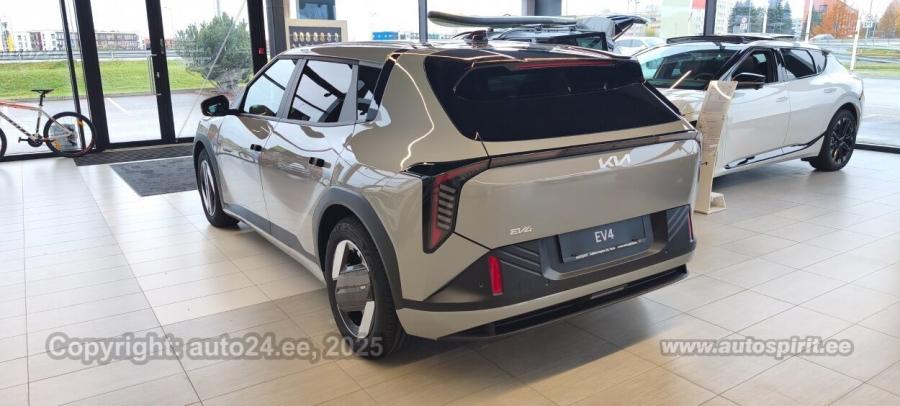 Pelēks Kia EV4 2025 Tartu, ar dzinēja tilpumu 0.00 L un nobraukumu 12 tūkst. km par 48990 €, foto 3 vietnē AUTOMOTO.COM.LV