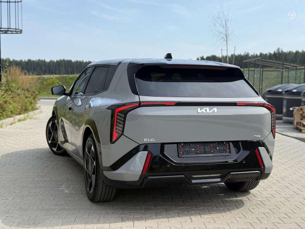 Киа EV4 2025 в Вильнюс на AUTOMOTO.COM.LV Серый Киа EV4 2025 в Вильнюс, объемом двигателя 0.00 л и пробегом 7 тыс. км за 37950 €, фото 4 на AUTOMOTO.COM.LV