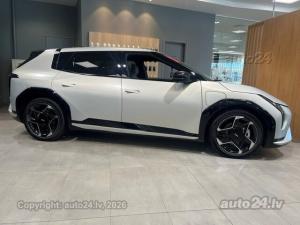 Pelēks Kia EV4 2026 Tallina, ar dzinēja tilpumu 0.00 L un nobraukumu 0 tūkst. km par 52500 €, foto  vietnē AUTOMOTO.COM.LV