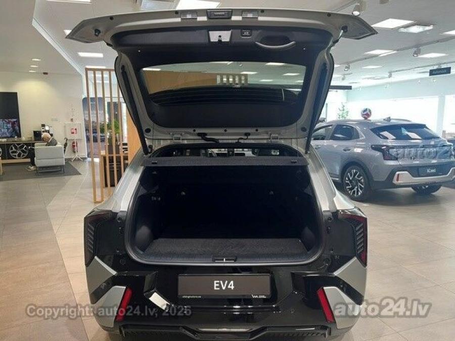 Pelēks Kia EV4 2026 Tallina, ar dzinēja tilpumu 0.00 L un nobraukumu 0 tūkst. km par 52500 €, foto 5 vietnē AUTOMOTO.COM.LV