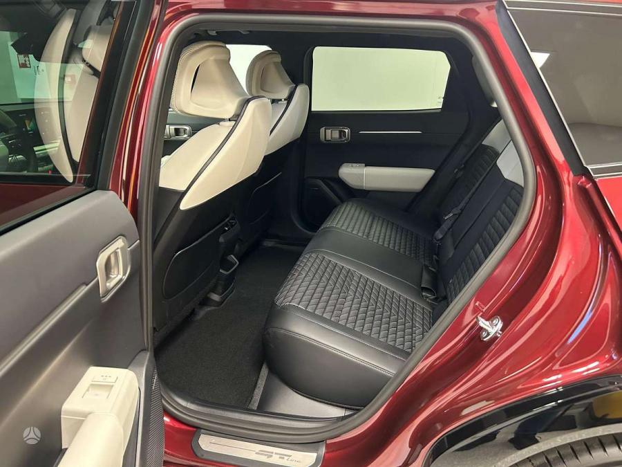 Red Kia EV4 2026 in Vilnius, with an engine capacity of 0.00 L and mileage of 1 thousand km for 46990 €, photo 9 on AUTOMOTO.COM.LV
