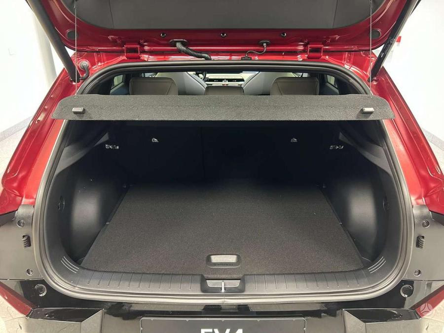 Red Kia EV4 2026 in Vilnius, with an engine capacity of 0.00 L and mileage of 1 thousand km for 46990 €, photo 10 on AUTOMOTO.COM.LV