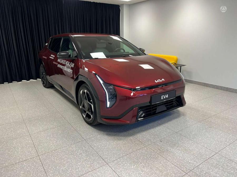 Red Kia EV4 2026 in Vilnius, with an engine capacity of 0.00 L and mileage of 1 thousand km for 46990 €, photo 24 on AUTOMOTO.COM.LV