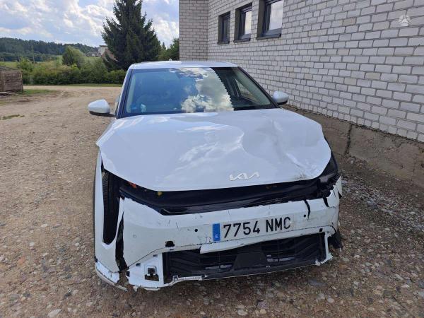 Белый Киа EV4 2026 в Тельшяй, объемом двигателя 0.00 л и пробегом 7 тыс. км за 18600 €, фото 10 на AUTOMOTO.COM.LV