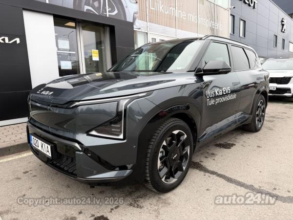 Pelēks Kia EV5 2026 Tallina, ar dzinēja tilpumu 0.00 L un nobraukumu 5 tūkst. km par 54500 €, foto 1 vietnē AUTOMOTO.COM.LV
