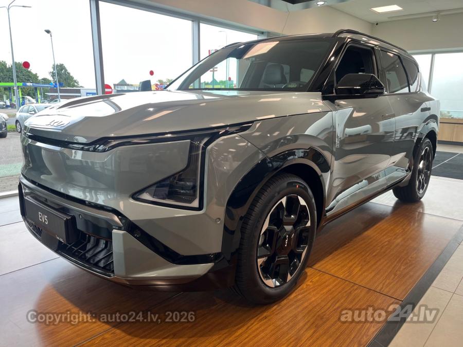 Серый Киа EV5 2026 в Таллин, объемом двигателя 0.00 л и пробегом 0 тыс. км за 57800 €, фото 1 на AUTOMOTO.COM.LV