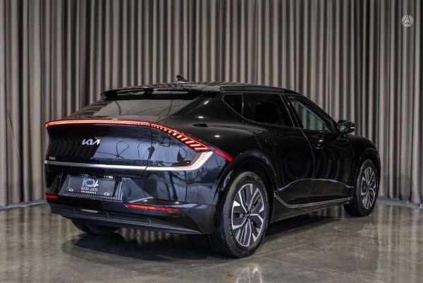 Black Kia EV6 2022 in Marijampole, with an engine capacity of 0.00 L and mileage of 108 thousand km for 25150 €, photo 11 on AUTOMOTO.COM.LV