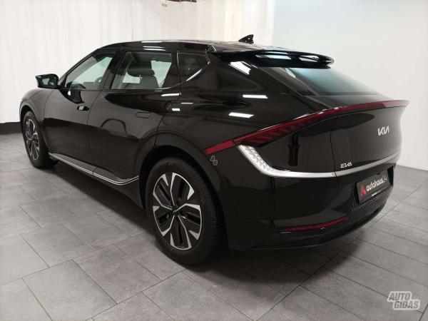 Black Kia EV6 2023 in Kaunas, with an engine capacity of 0.00 L and mileage of 29 thousand km for 32664 €, photo 4 on AUTOMOTO.COM.LV