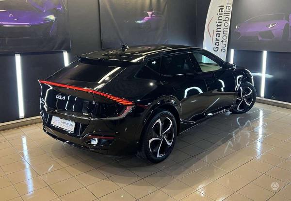 Black Kia EV6 2023 in Vilnius, with an engine capacity of 0.00 L and mileage of 36 thousand km for 35950 €, photo 3 on AUTOMOTO.COM.LV