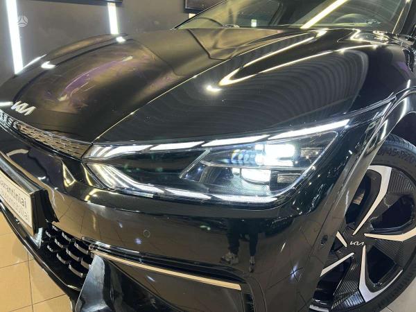 Black Kia EV6 2023 in Vilnius, with an engine capacity of 0.00 L and mileage of 36 thousand km for 35950 €, photo 5 on AUTOMOTO.COM.LV