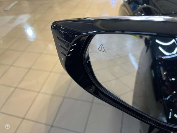 Black Kia EV6 2023 in Vilnius, with an engine capacity of 0.00 L and mileage of 36 thousand km for 35950 €, photo 6 on AUTOMOTO.COM.LV