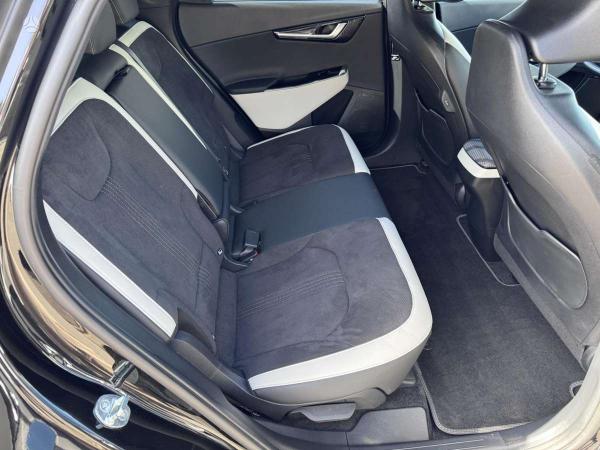 Black Kia EV6 2023 in Vilnius, with an engine capacity of 0.00 L and mileage of 36 thousand km for 35950 €, photo 11 on AUTOMOTO.COM.LV