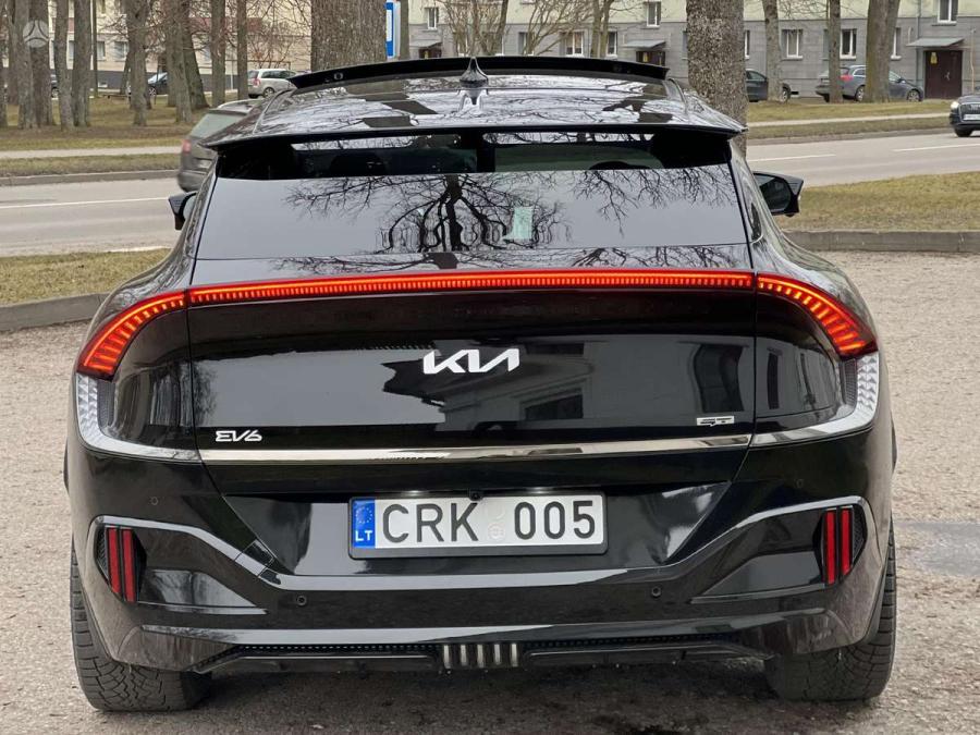 Melns Kia EV6 2024 Ukmergė, ar dzinēja tilpumu 0.00 L un nobraukumu 3 tūkst. km par 37500 €, foto 11 vietnē AUTOMOTO.COM.LV