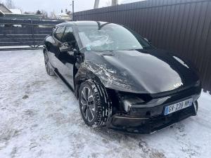 Black Kia EV6 2024 in Kaunas, with an engine capacity of 0.00 L and mileage of 29 thousand km for 16700 €, photo 3 on AUTOMOTO.COM.LV