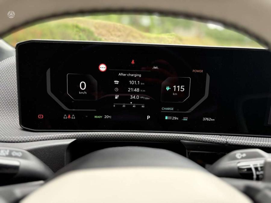 Black Kia EV6 2025 in Prienai, with an engine capacity of 0.00 L and mileage of 4 thousand km for 39900 €, photo 16 on AUTOMOTO.COM.LV