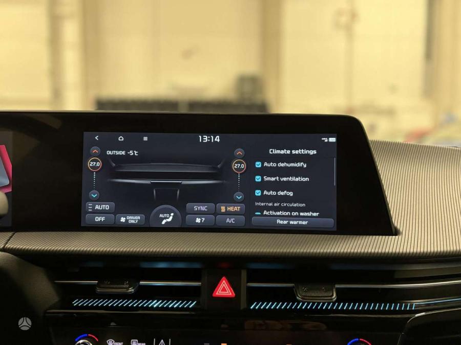 Черный Киа EV6 2023 в Вильнюс, объемом двигателя 0.00 л и пробегом 19 тыс. км за 33990 €, фото 28 на AUTOMOTO.COM.LV