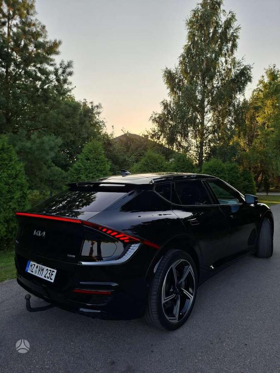 Melns Kia EV6 2023 Kauņa, ar dzinēja tilpumu 0.00 L un nobraukumu 73 tūkst. km par 28000 €, foto 4 vietnē AUTOMOTO.COM.LV