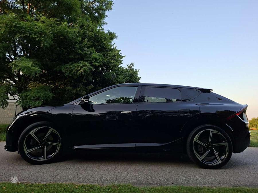 Melns Kia EV6 2023 Kauņa, ar dzinēja tilpumu 0.00 L un nobraukumu 73 tūkst. km par 28000 €, foto 5 vietnē AUTOMOTO.COM.LV