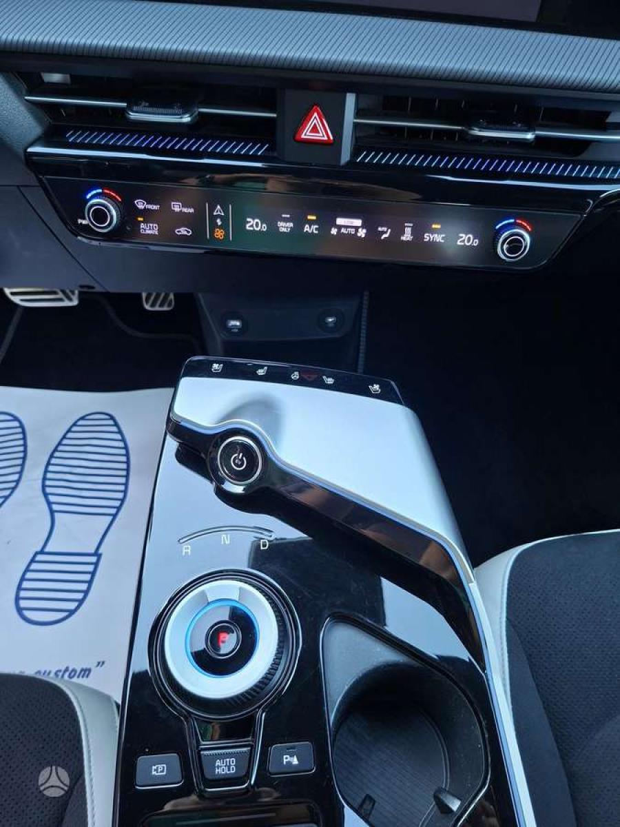 Melns Kia EV6 2023 Kauņa, ar dzinēja tilpumu 0.00 L un nobraukumu 73 tūkst. km par 28000 €, foto 8 vietnē AUTOMOTO.COM.LV