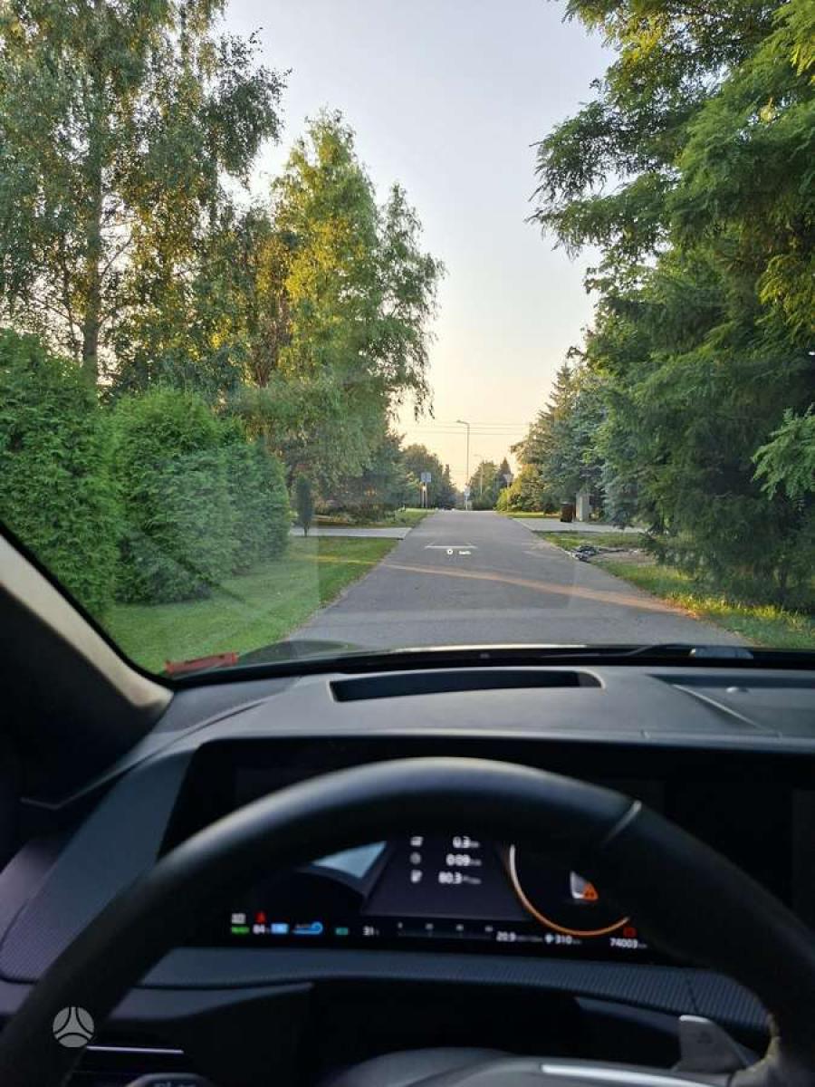Melns Kia EV6 2023 Kauņa, ar dzinēja tilpumu 0.00 L un nobraukumu 73 tūkst. km par 28000 €, foto 15 vietnē AUTOMOTO.COM.LV
