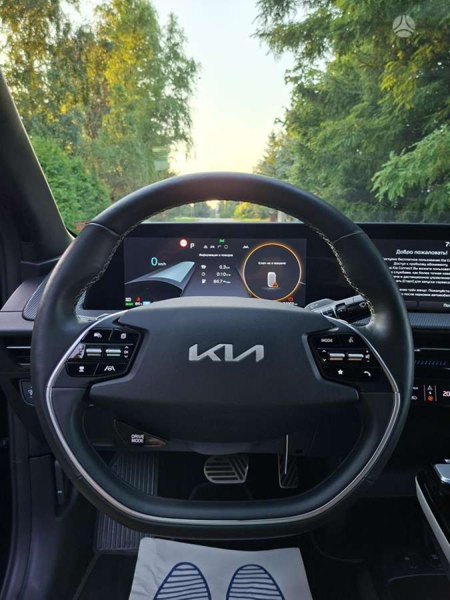 Melns Kia EV6 2023 Kauņa, ar dzinēja tilpumu 0.00 L un nobraukumu 73 tūkst. km par 28000 €, foto 16 vietnē AUTOMOTO.COM.LV