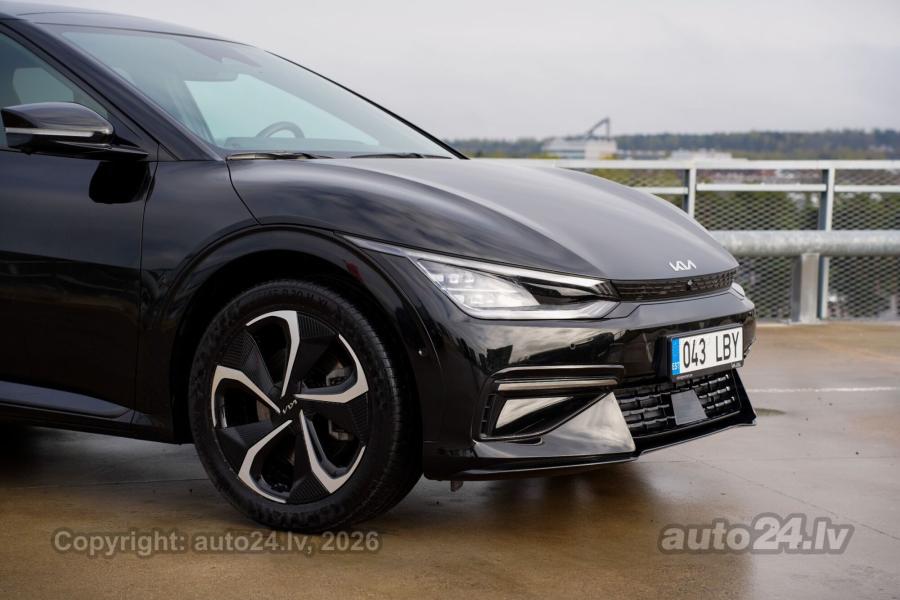 Melns Kia EV6 2024 Tallina, ar dzinēja tilpumu 0.00 L un nobraukumu 12 tūkst. km par 44900 €, foto 4 vietnē AUTOMOTO.COM.LV