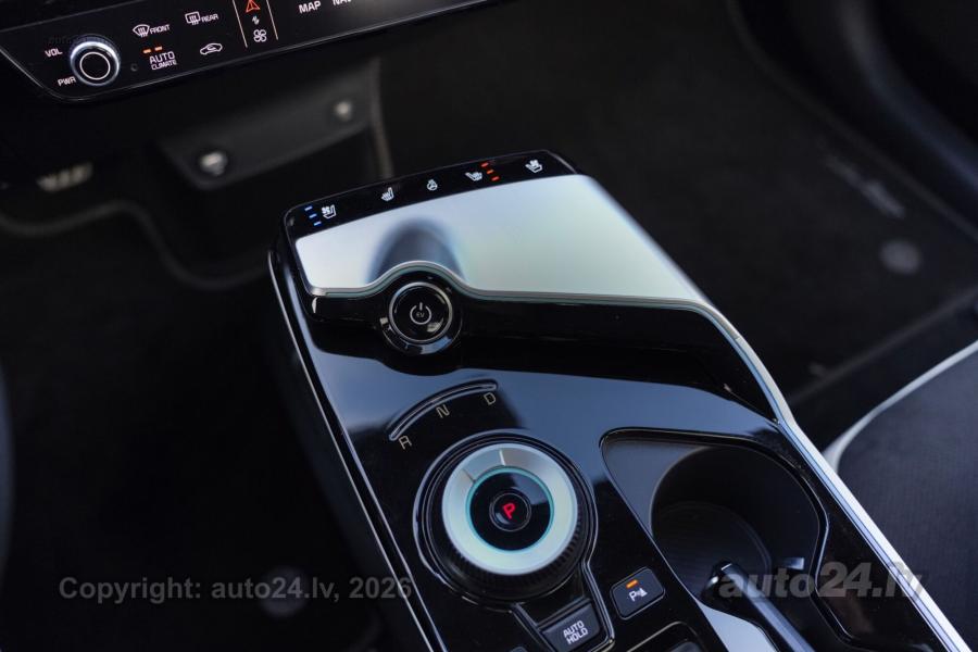 Melns Kia EV6 2024 Tallina, ar dzinēja tilpumu 0.00 L un nobraukumu 12 tūkst. km par 44900 €, foto 17 vietnē AUTOMOTO.COM.LV