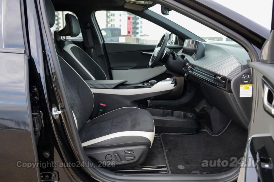 Melns Kia EV6 2024 Tallina, ar dzinēja tilpumu 0.00 L un nobraukumu 12 tūkst. km par 44900 €, foto 20 vietnē AUTOMOTO.COM.LV