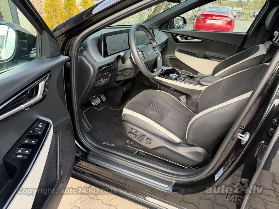 Черный Киа EV6 2024 в Таллин, объемом двигателя 0.00 л и пробегом 32 тыс. км за 41990 €, фото 4 на AUTOMOTO.COM.LV
