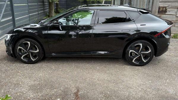 Melns Kia EV6 2024 Jonava, ar dzinēja tilpumu 0.00 L un nobraukumu 30 tūkst. km par 21700 €, foto 4 vietnē AUTOMOTO.COM.LV