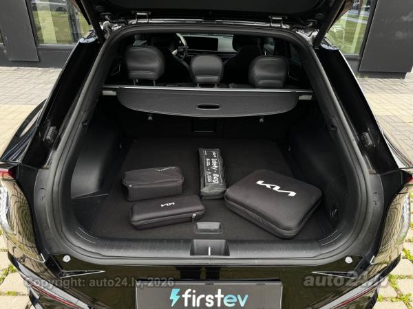 Black Kia EV6 2025 in Tallinn, with an engine capacity of 0.00 L and mileage of 29 thousand km for 53990 €, photo 8 on AUTOMOTO.COM.LV