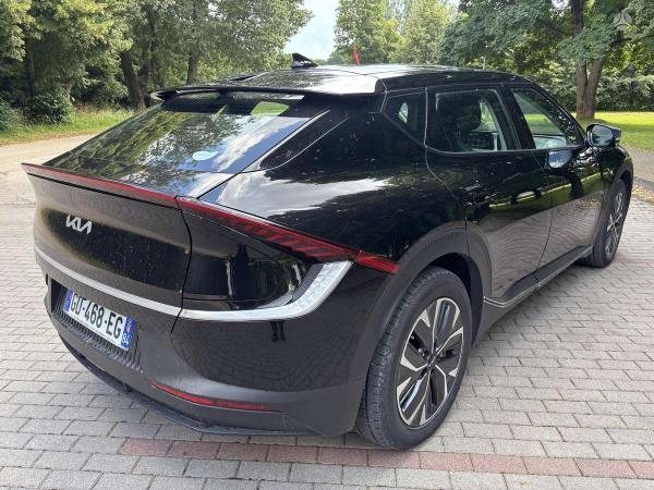 Черный Киа EV6 2021 в Таураге, объемом двигателя 0.00 л и пробегом 85 тыс. км за 22500 €, фото 6 на AUTOMOTO.COM.LV