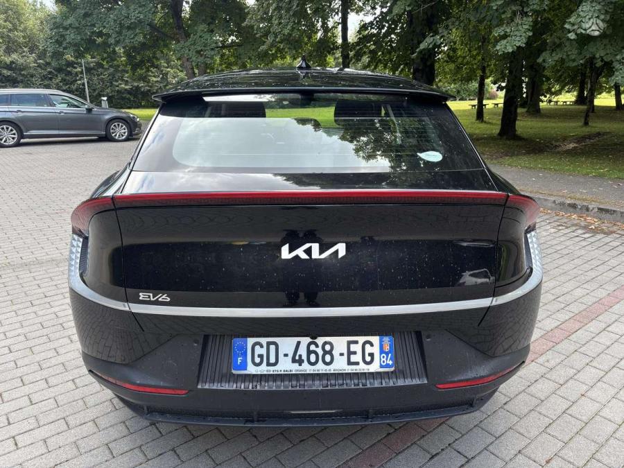 Melns Kia EV6 2021 Tauragė, ar dzinēja tilpumu 0.00 L un nobraukumu 85 tūkst. km par 22500 €, foto 8 vietnē AUTOMOTO.COM.LV