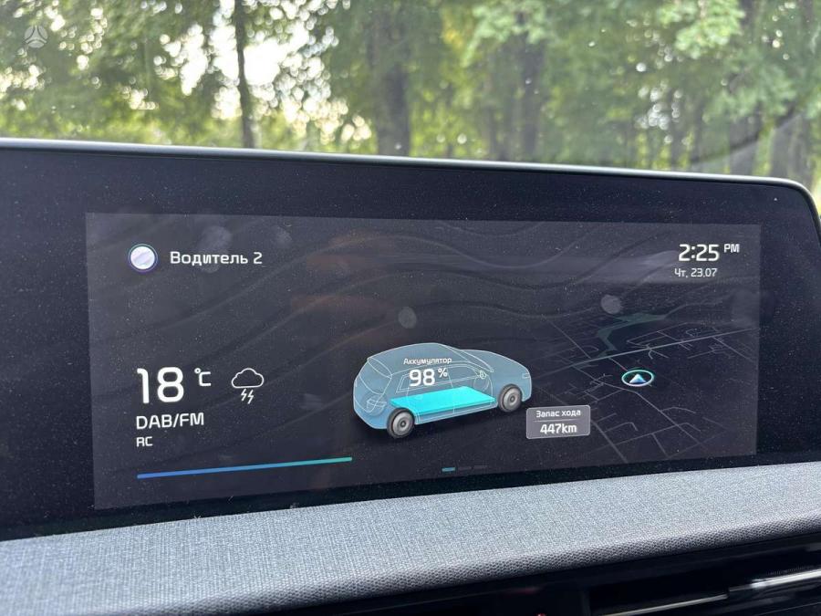 Melns Kia EV6 2021 Tauragė, ar dzinēja tilpumu 0.00 L un nobraukumu 85 tūkst. km par 22500 €, foto 28 vietnē AUTOMOTO.COM.LV